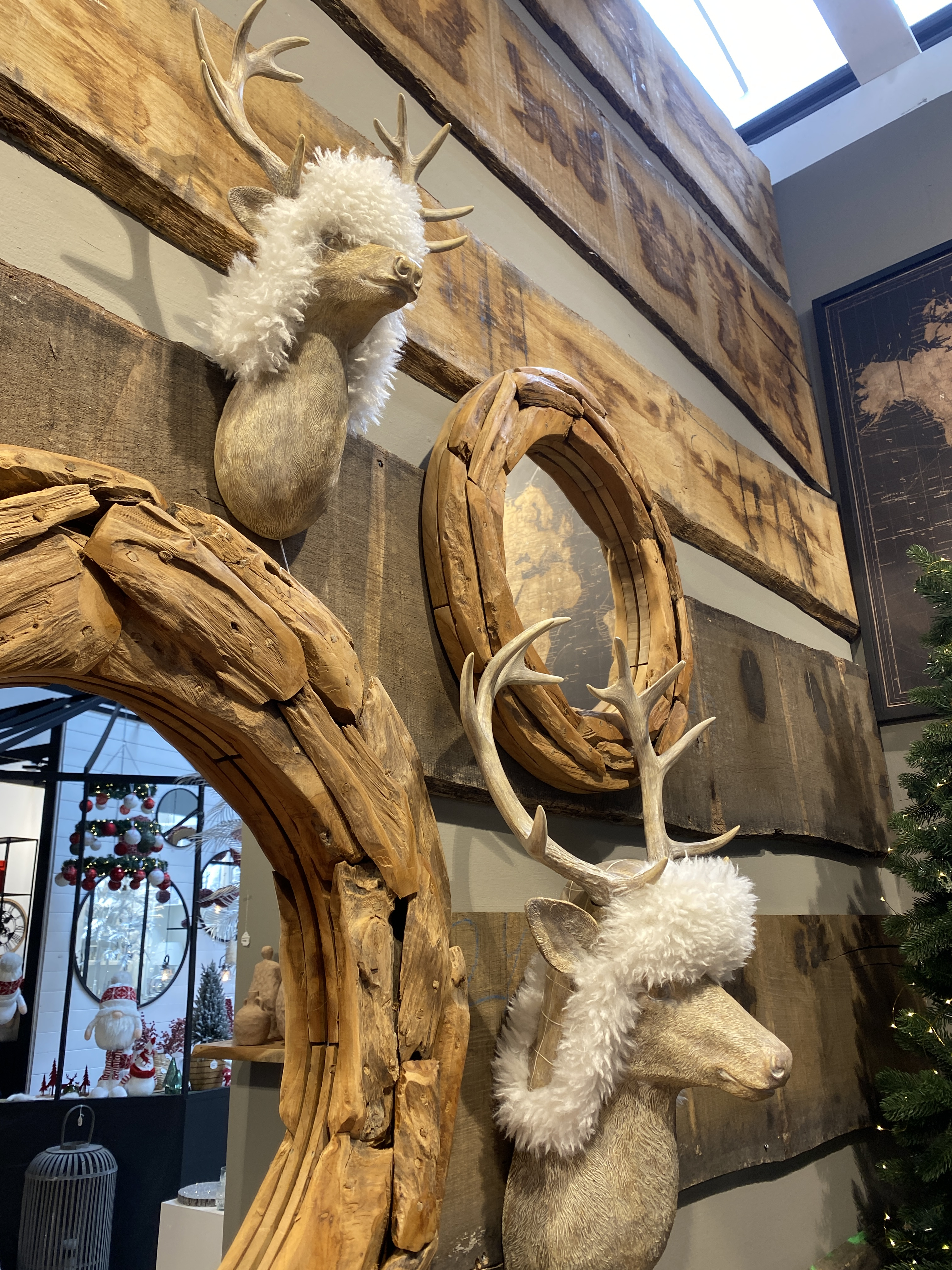 Deer head to hang the wall J-line | LIVING-shop.eu online store
