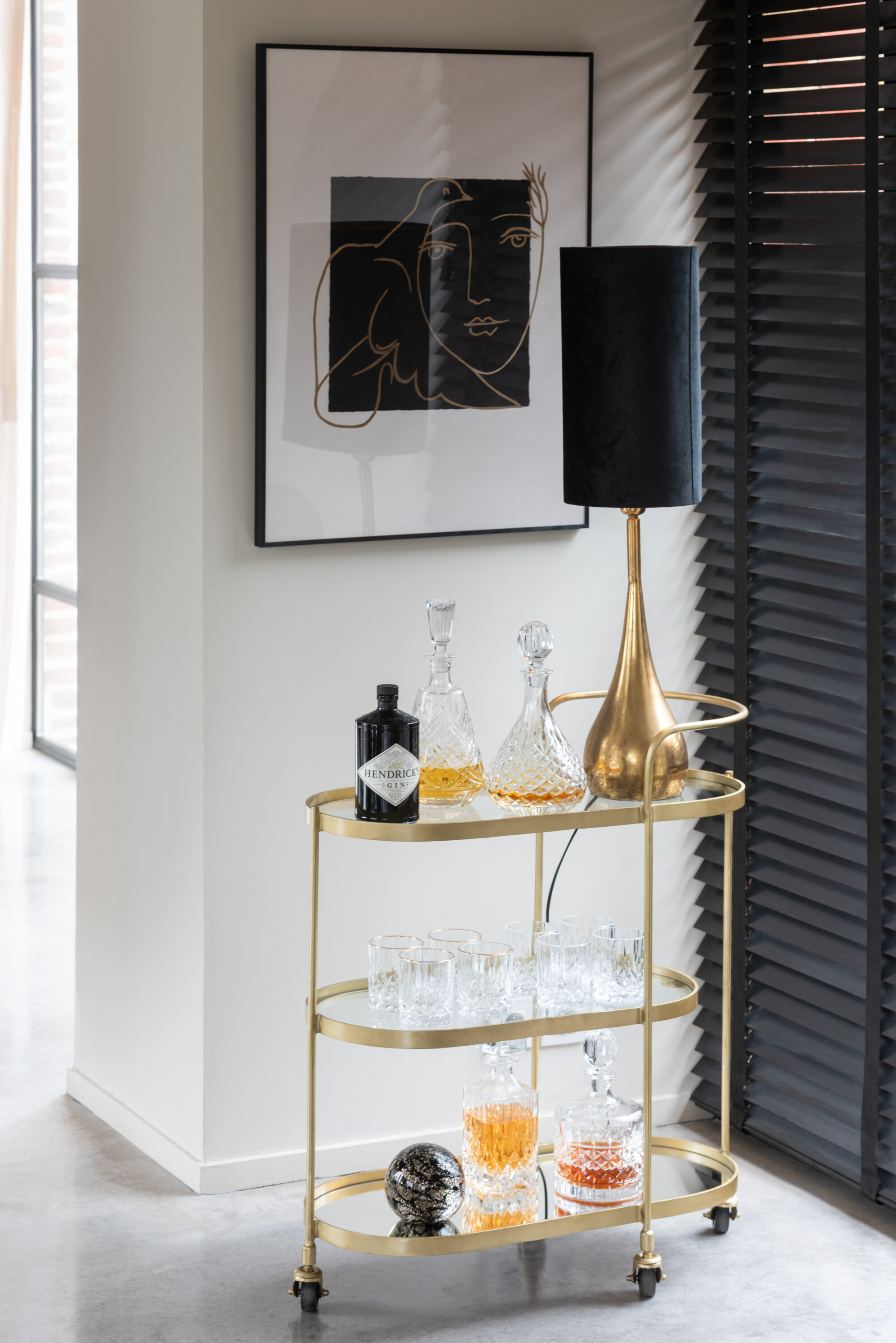BUTLER TAFELS en BUTLER TROLLEYS online | LIVING-shop, stijlvol wonen ...