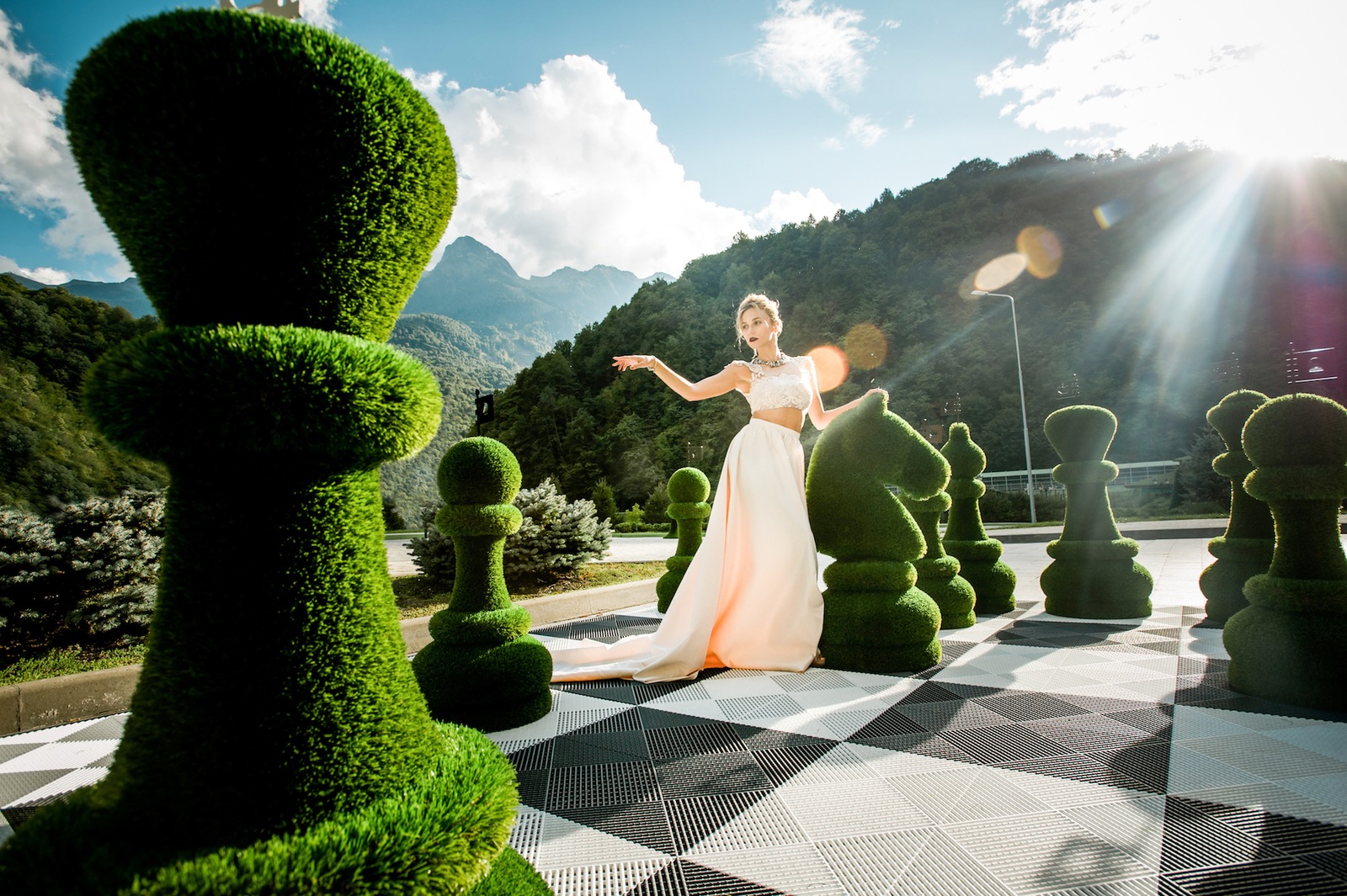 Artificial grass Chess pieces garden sculptures online @ LIVING-shop.eu ...