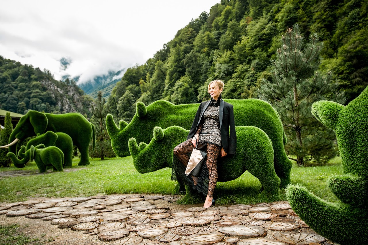 Artificial grass garden statues Rhino Topiary @ BEST PRICES LIVING-shop.eu