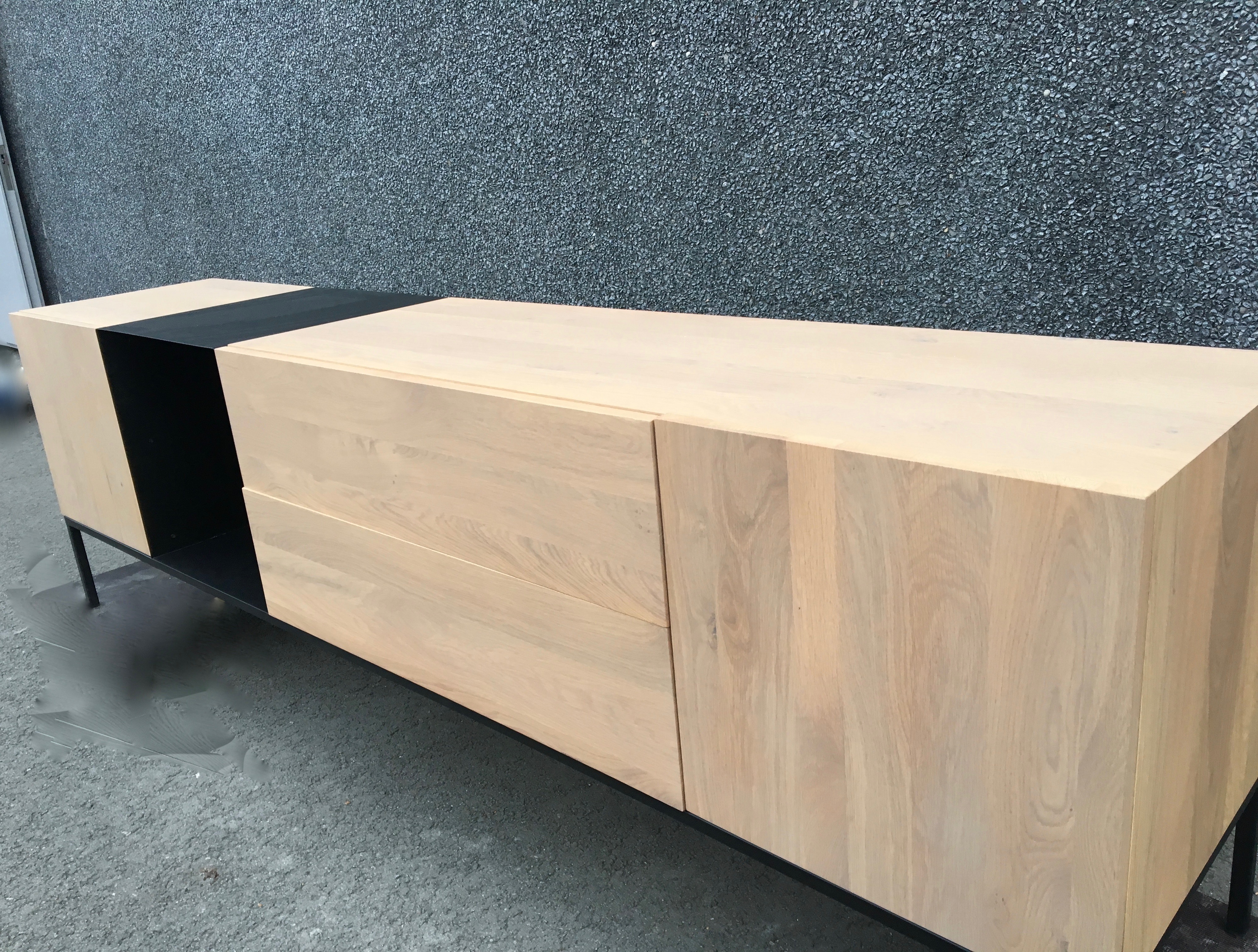 Modern eiken dressoir laag strak landelijk met metaal Rogiers @ LIVING ...